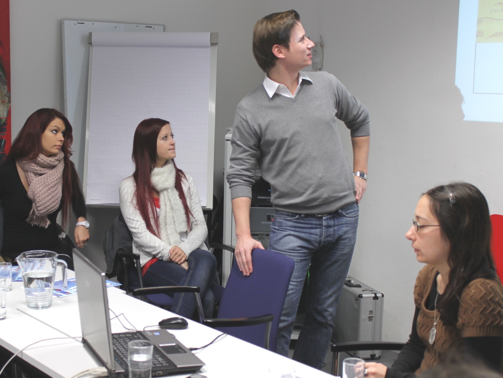 Vorweihnachtlicher "EU-Talk" mit der BHAK Monsbergergasse - Europa ...